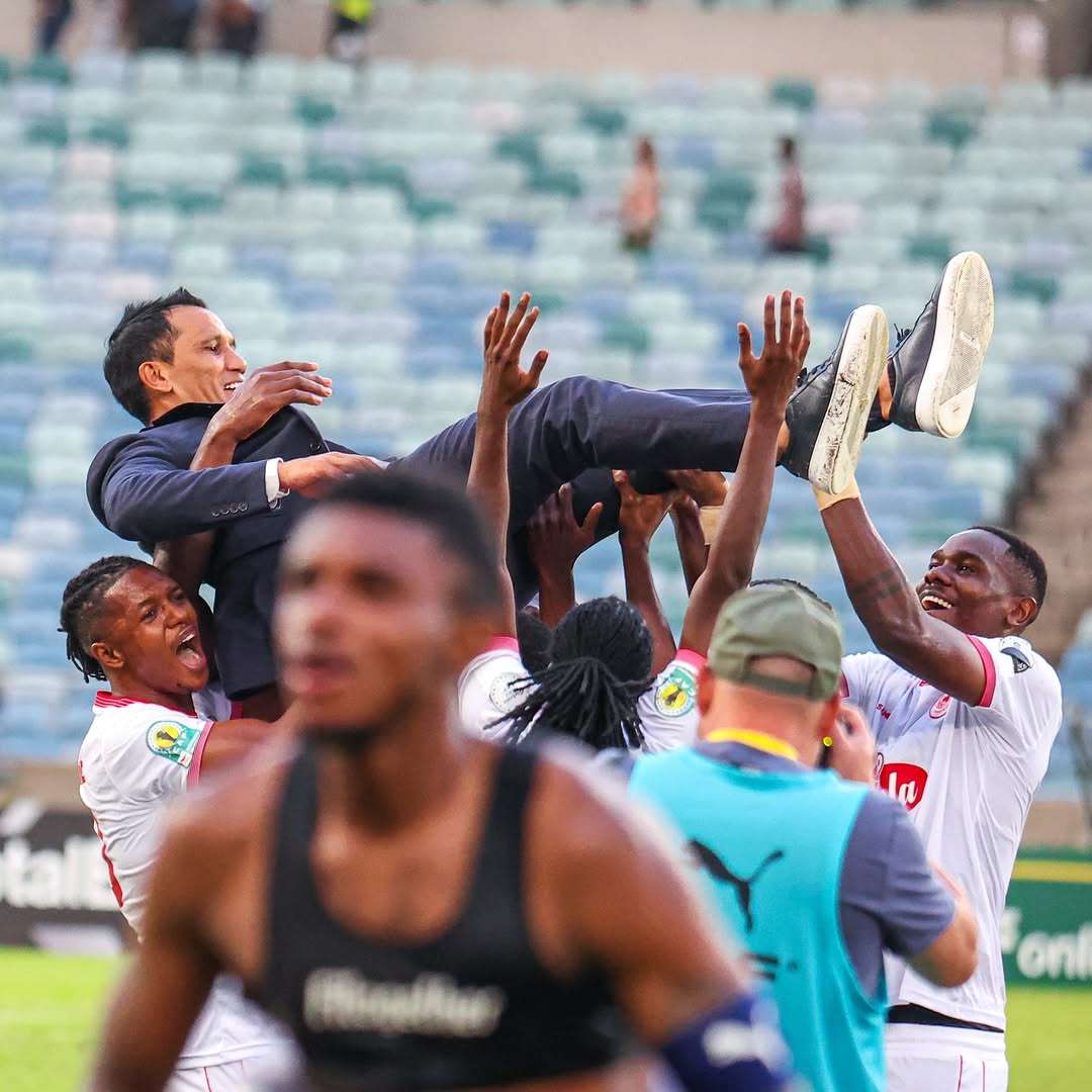 Fadlu Davids Kocha Mkuu wa Simba SC anatajwa Raja Casablanca